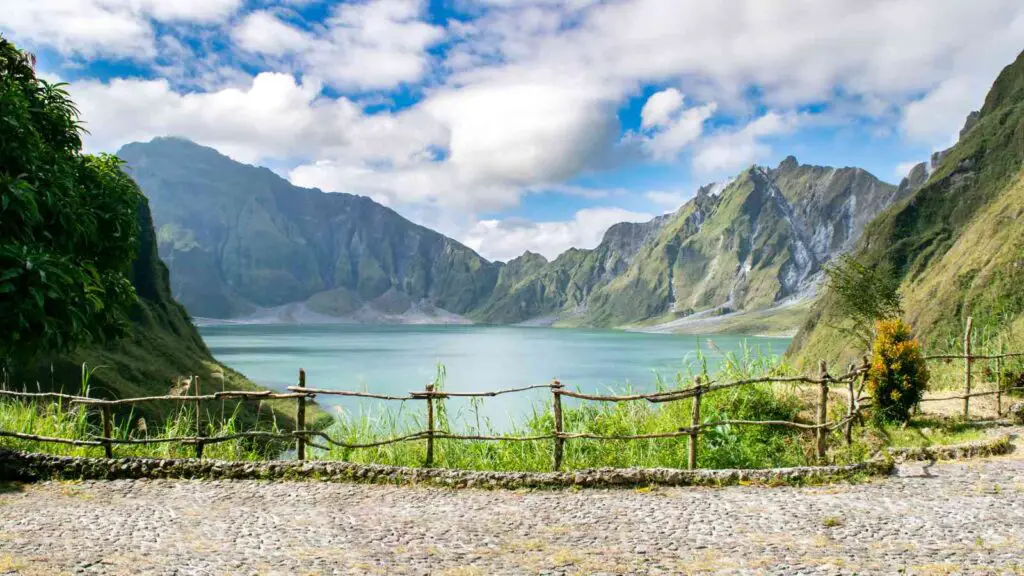 35 Most Beautiful Places to Visit in the Philippines in 2025